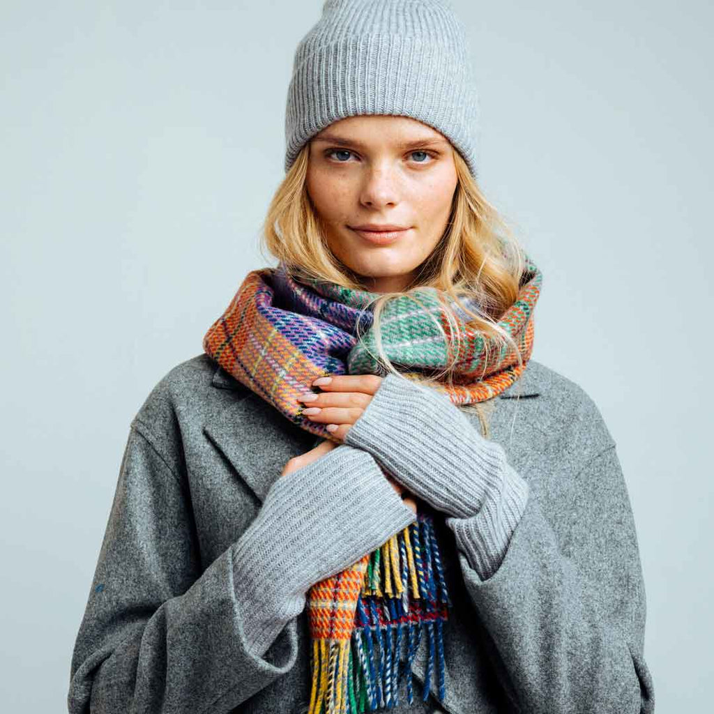 DISCOVER FRESH DESIGNS AND A RICH SPECTRUM OF SHADES – Joshua Ellis